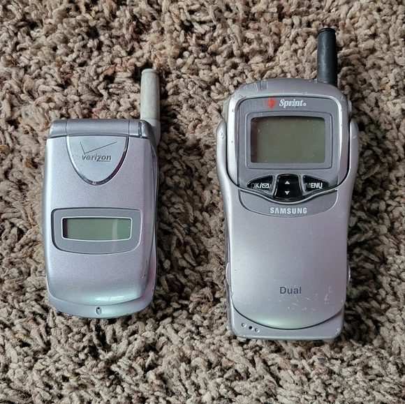 Old Sprint Samsung Flip Phone